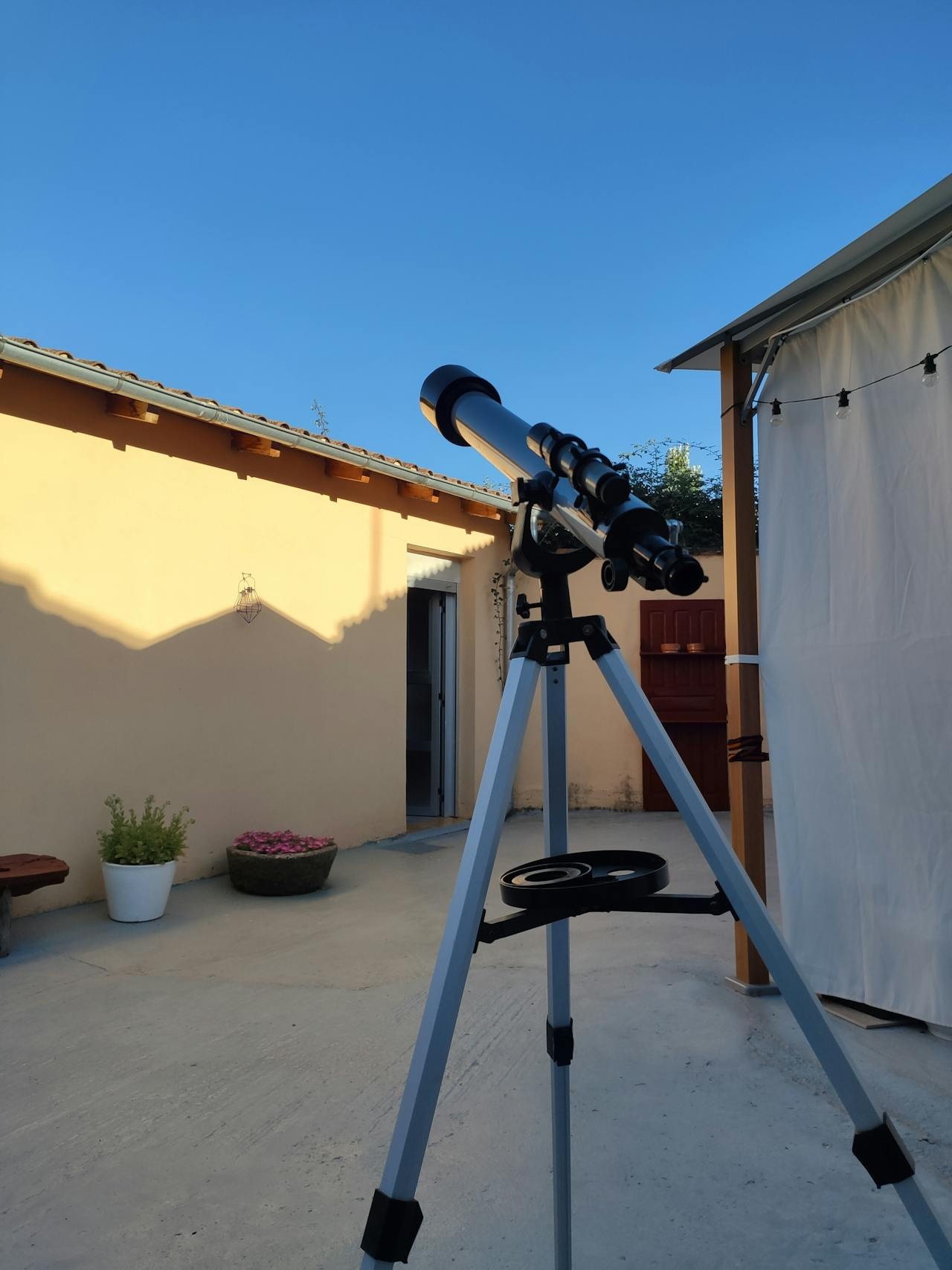 Your Backyard Planetarium: A Home Stargazing Setup for Your Family ...