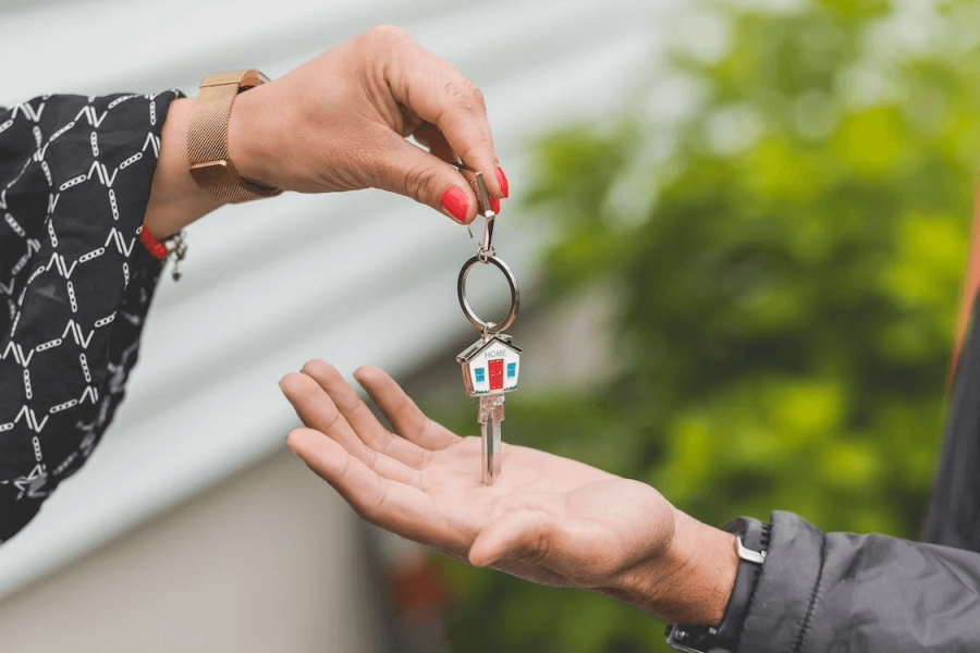 The Best Time to Buy: Unlocking the Advantages of a Year-End House and ...