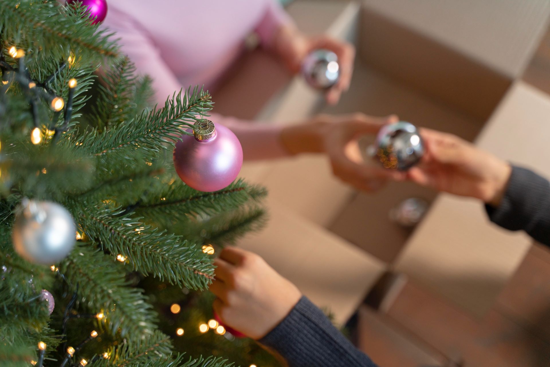 Efficient Tips for Removing Holiday Decorations - Camella Homes